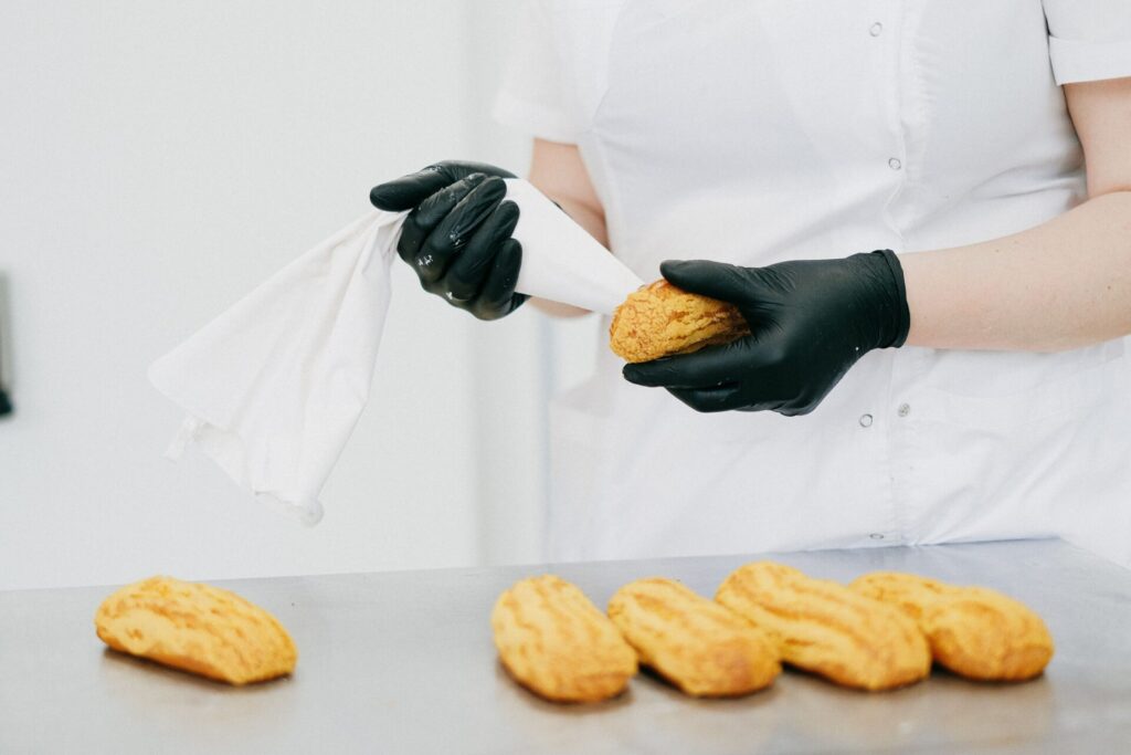 What Does a Pastry Chef Do And How To Become One? - Menubly