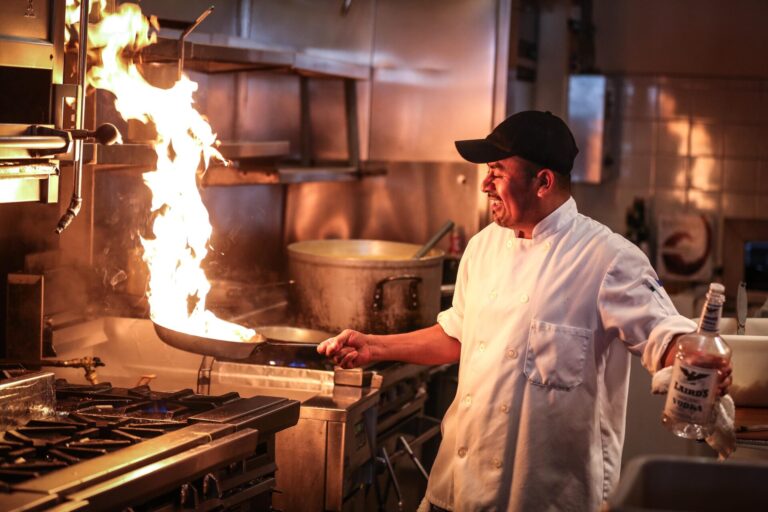 Prep Cook Job Description, Responsibilities and Salary