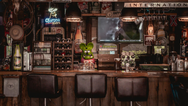 270 Sports Bar Name Ideas to Inspire You - Menubly